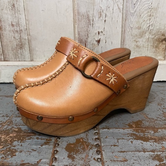 Musse & Cloud | Shoes | Musse Cloud By Fiery Leather Clog | Poshmark